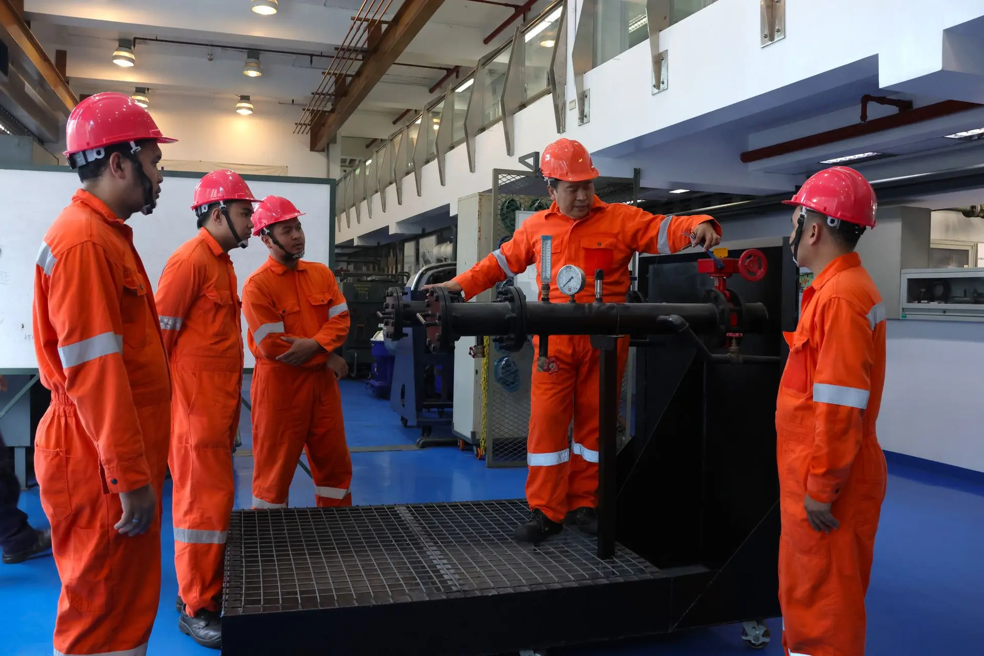 Advanced Training for Service on Ships Subject to the IGF (STCW)